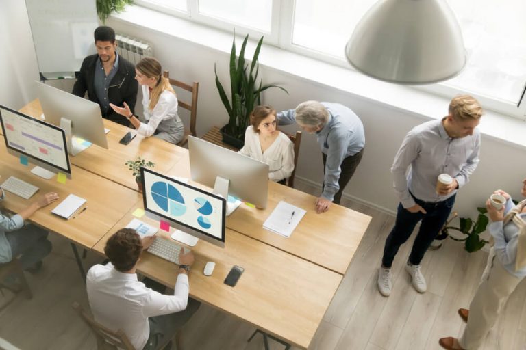 Here's What You Need to Know About Hot Desking | Circle Hub