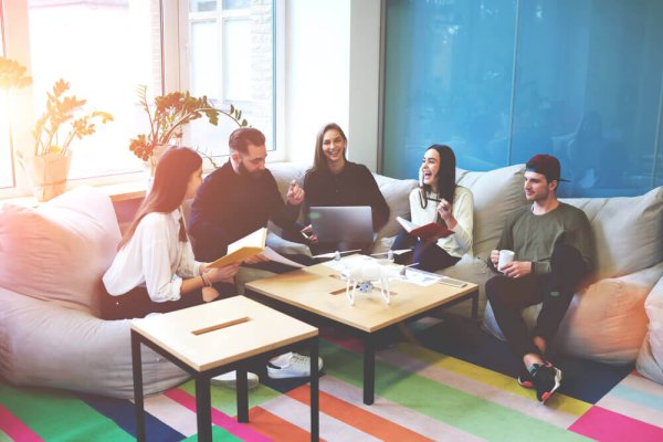 9 Things You Need to Know About Hot Desking • CircleHub